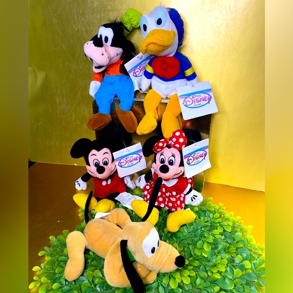 Disney | Toys | Disney Store Exclusive Nwt 99s Mickey Minnie Goofy ...